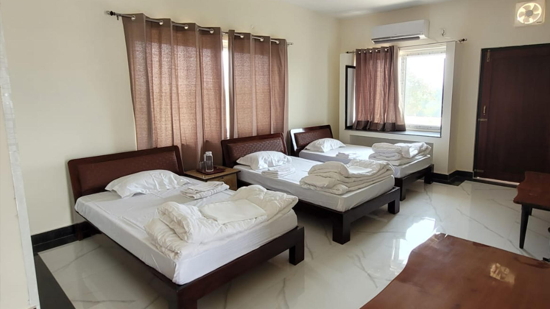 Forest View Accomodation in Rishikesh near Ganga